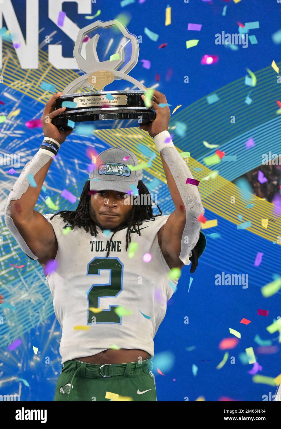 Arlington, Texas, USA. 2nd Jan, 2023. Tulane Green Wave linebacker ...