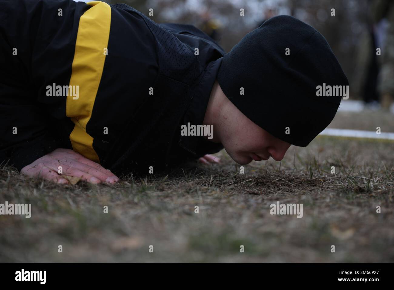 A Soldier completes hand release pushups during an Army Combat Fitness ...