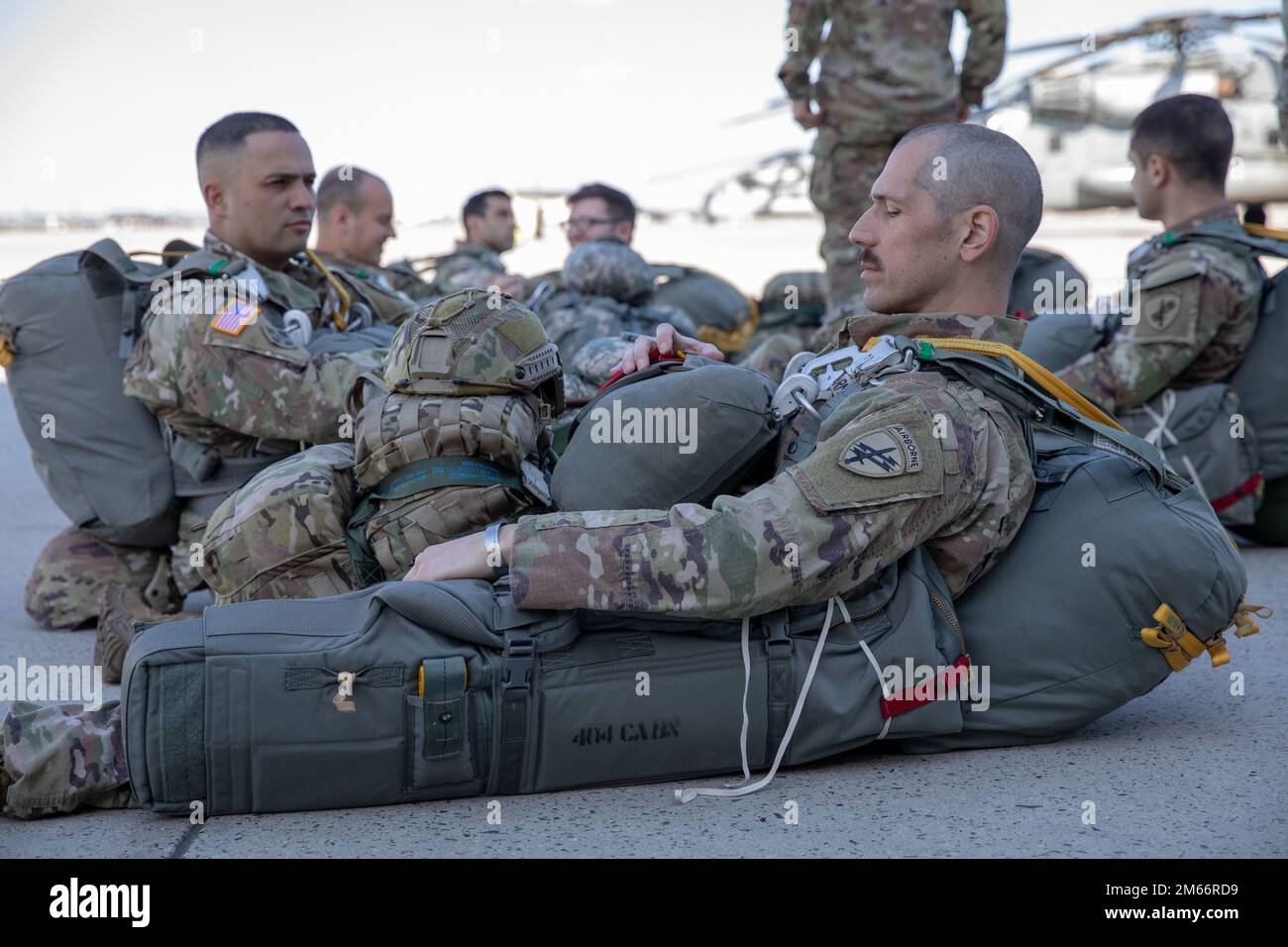 T 11 parachute hi-res stock photography and images - Alamy
