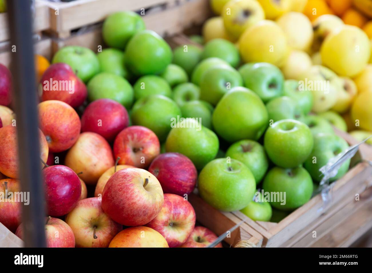 Fresh ripe apples Stock Photo - Alamy