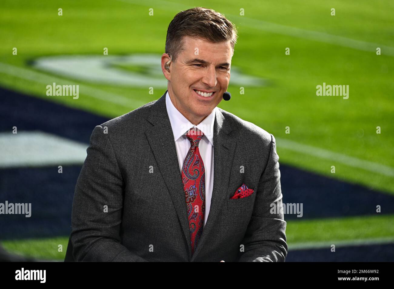 ESPN broadcaster Chris Fowler before the Rose Bowl game on Monday, Jan ...