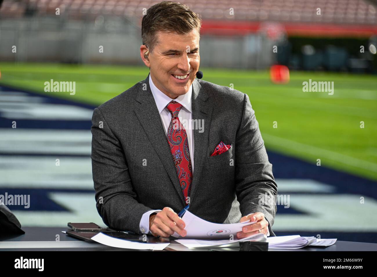 ESPN broadcaster Chris Fowler before the Rose Bowl game on Monday, Jan ...