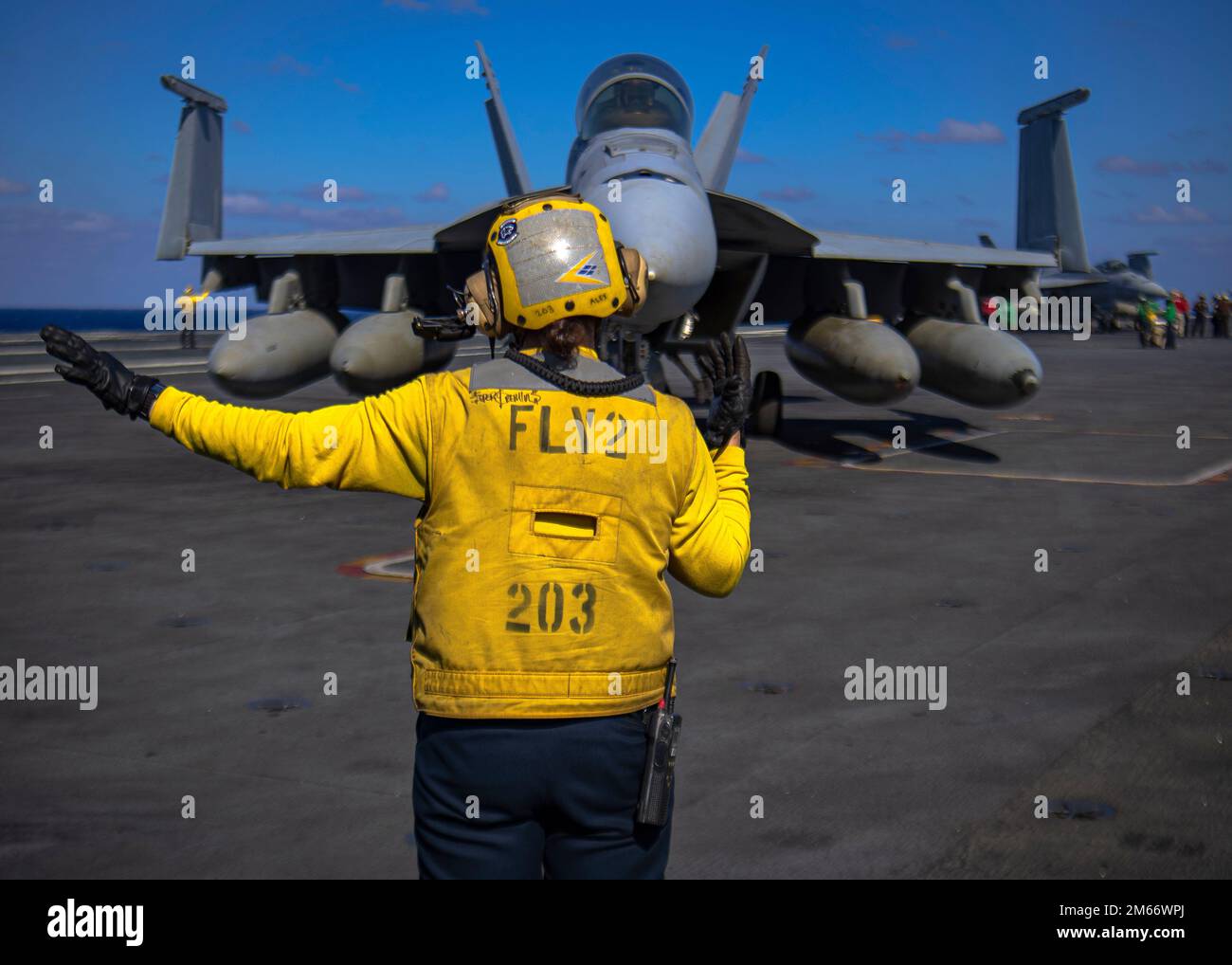 230102-N-MH015-1010 PHILIPPINE SEA (Jan. 2, 2023) U.S. Navy Aviation Boatswain’s Mate (Handling ...