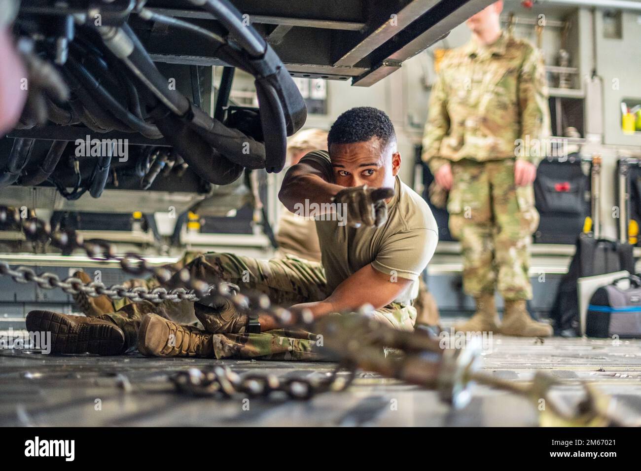 Navy loadmaster hi-res stock photography and images - Alamy
