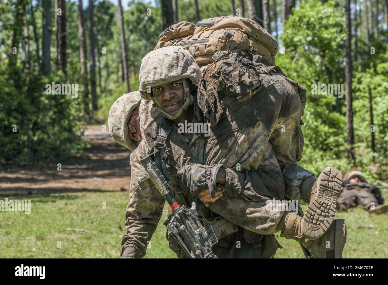 Recruits with Hotel Company, 2nd Recruit Training Battalion, complete ...