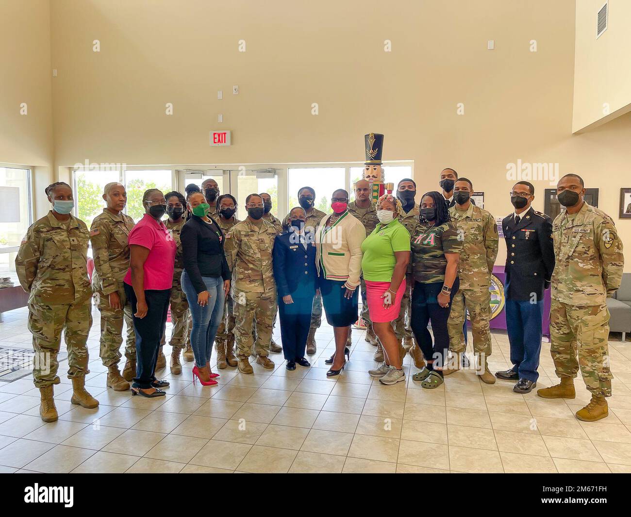 Members of the VI Army National Guard on orders supporting COVID-19 ...