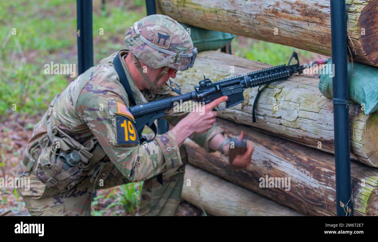 1st Lt. Matt McKenzie from the 101st Airborne Division (Air Assault ...