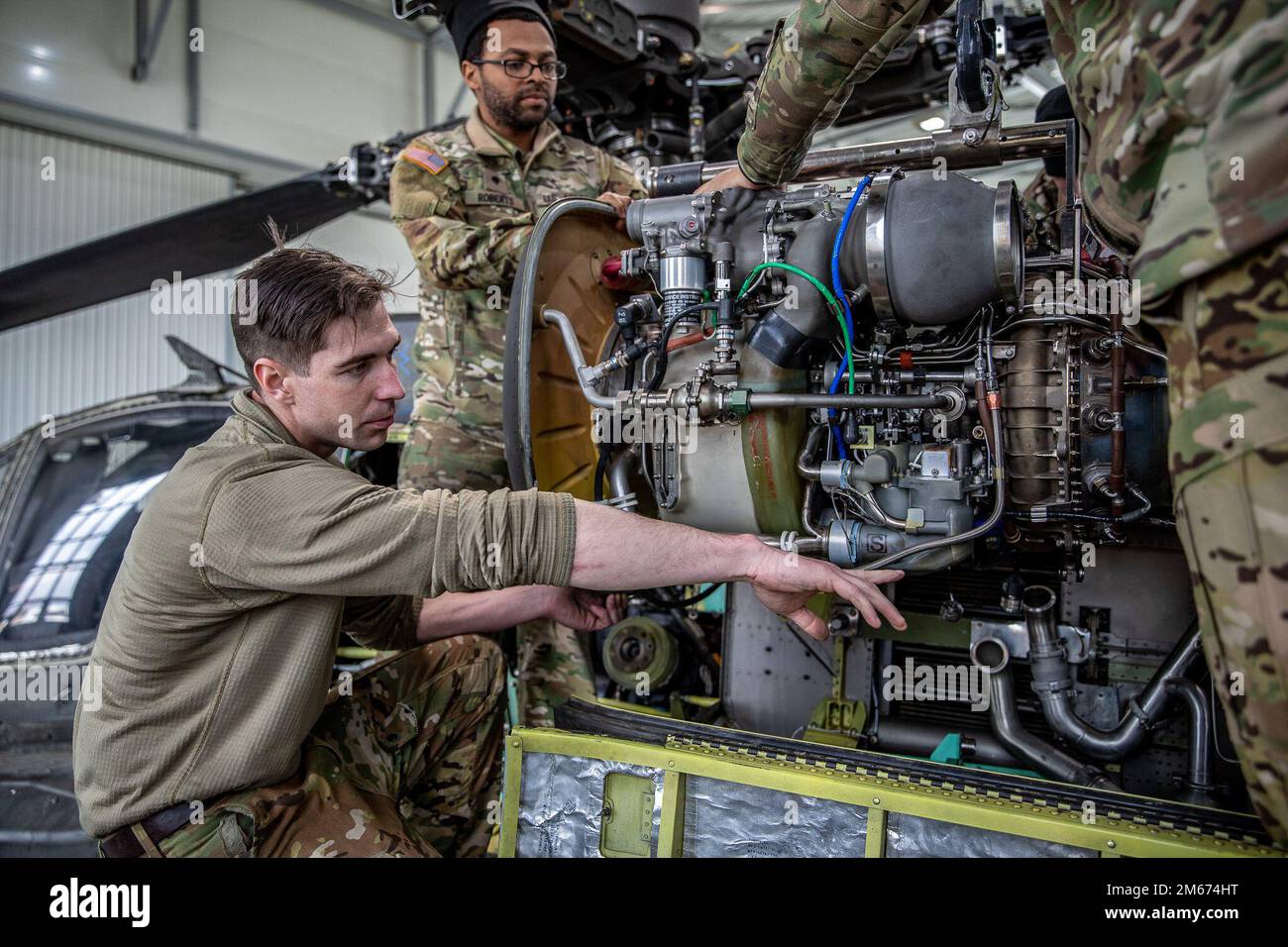 U.S. Army Sgt. John Williams and Spc. Jerrod Roberts, Apache helicopter ...