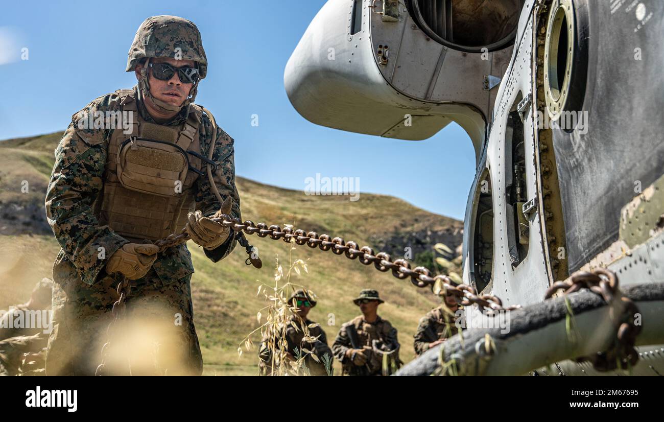 Reserve Marines with Marine Wing Support Squadron (MWSS) 473, 4th ...