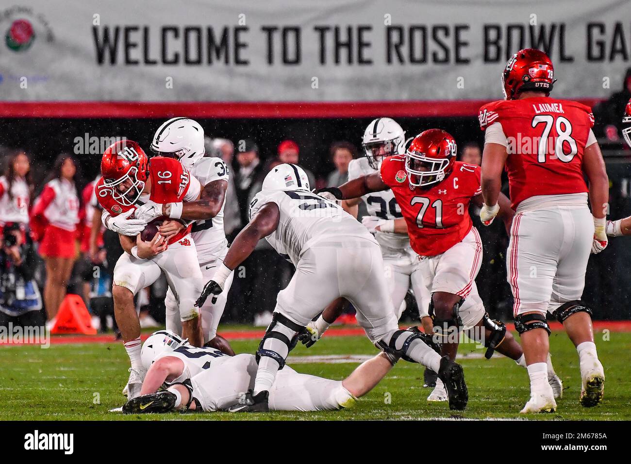 Pasadena, CA. 2nd Jan, 2023. Utah Utes quarterback Bryson Barnes (16 ...