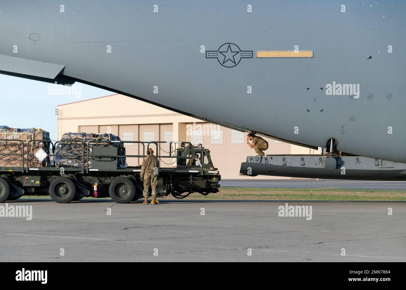 60k tunner aircraft loader hi-res stock photography and images - Alamy