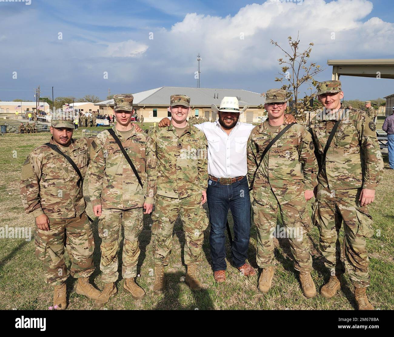 Soldiers of the Michigan Army National Guard Soldiers pose for a photo ...