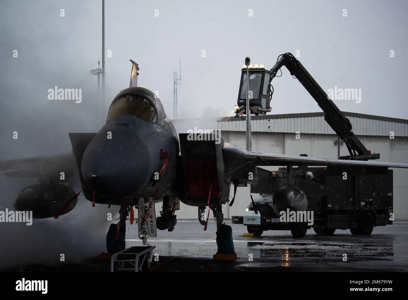 An F-15 Eagle from the Oregon Air National Guard's 123rd Fighter ...