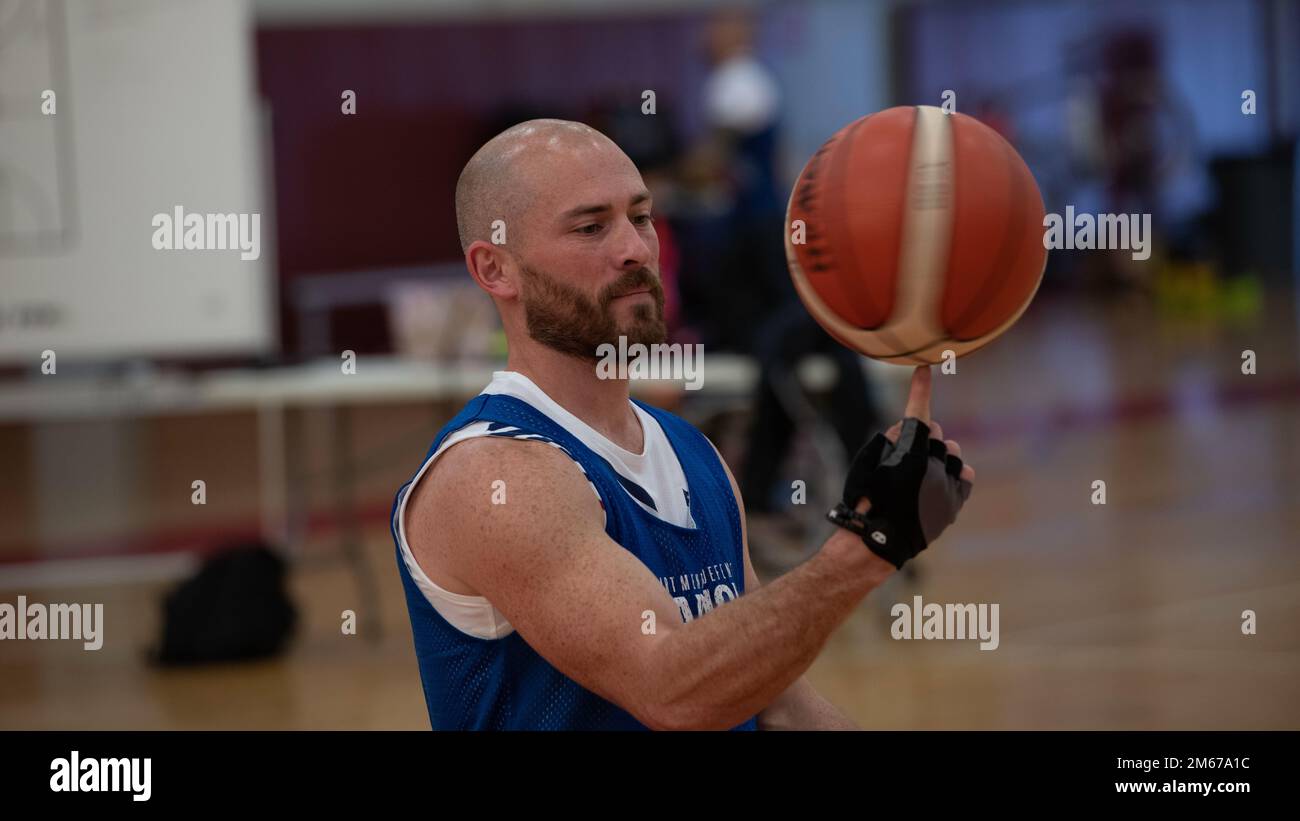 Retired U.S. Army Staff Sgt. Shawn Runnells, practices wheelchair ...