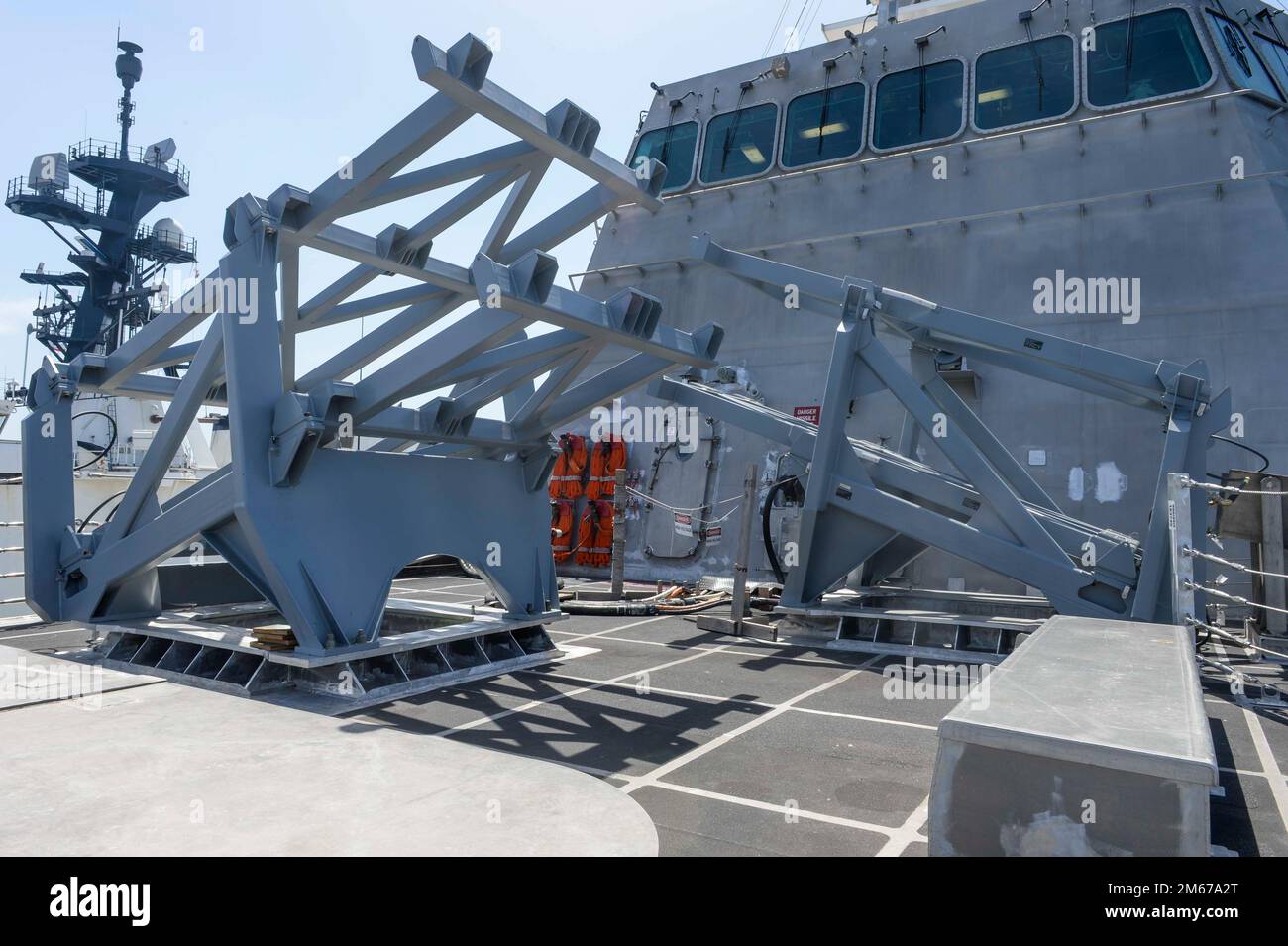 220411-N-ZS023-1006 NAVAL BASE SAN DIEGO (April 11, 2022) Independence ...