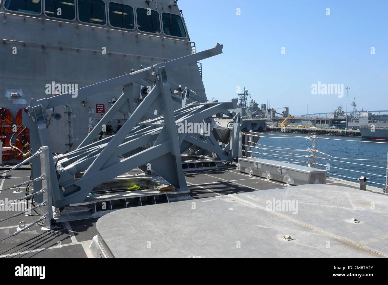 220411-N-ZS023-1004 NAVAL BASE SAN DIEGO (April 11, 2022) Independence ...