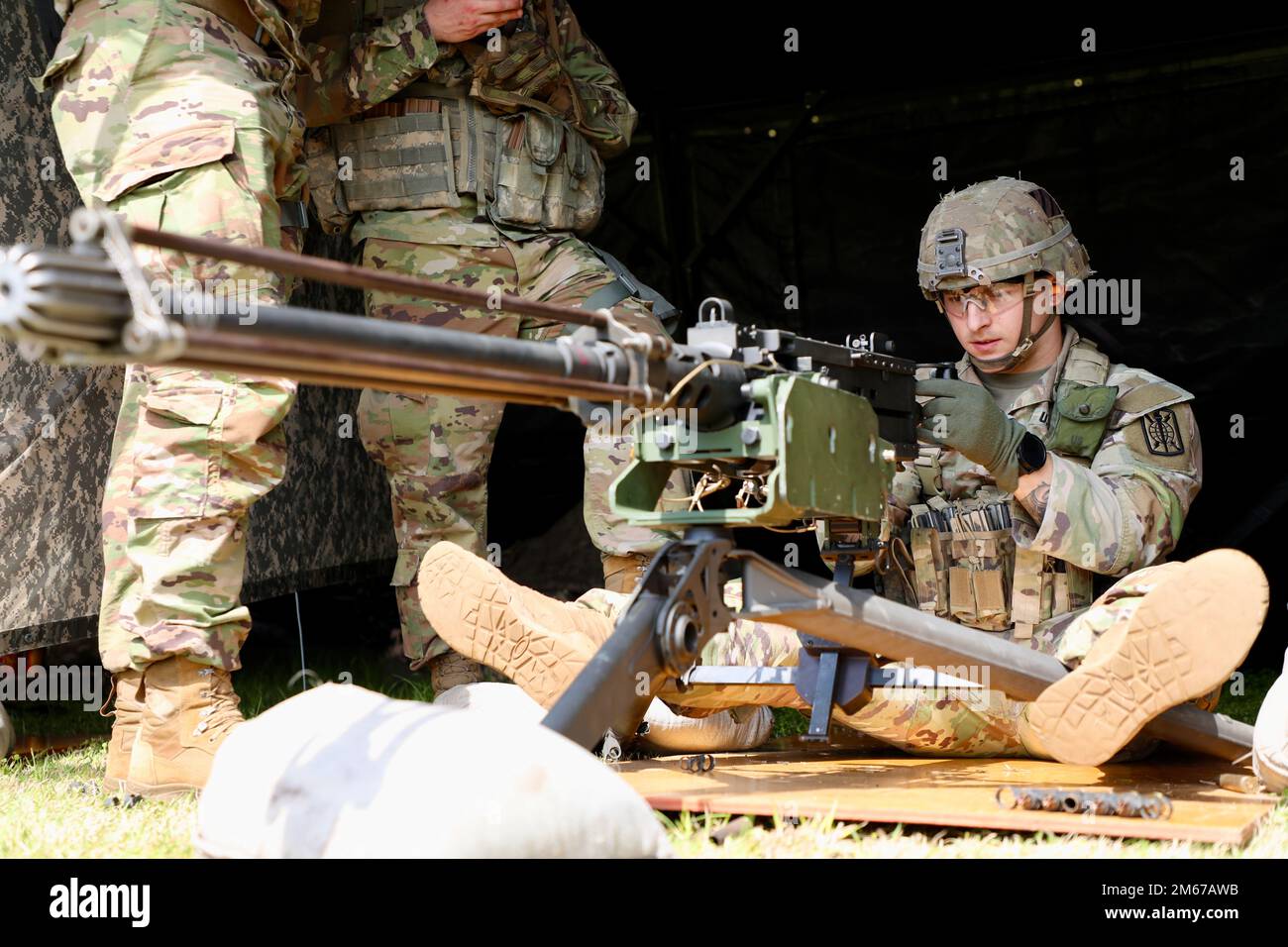 A 311th Military Intelligence soldier runs through the operation and ...