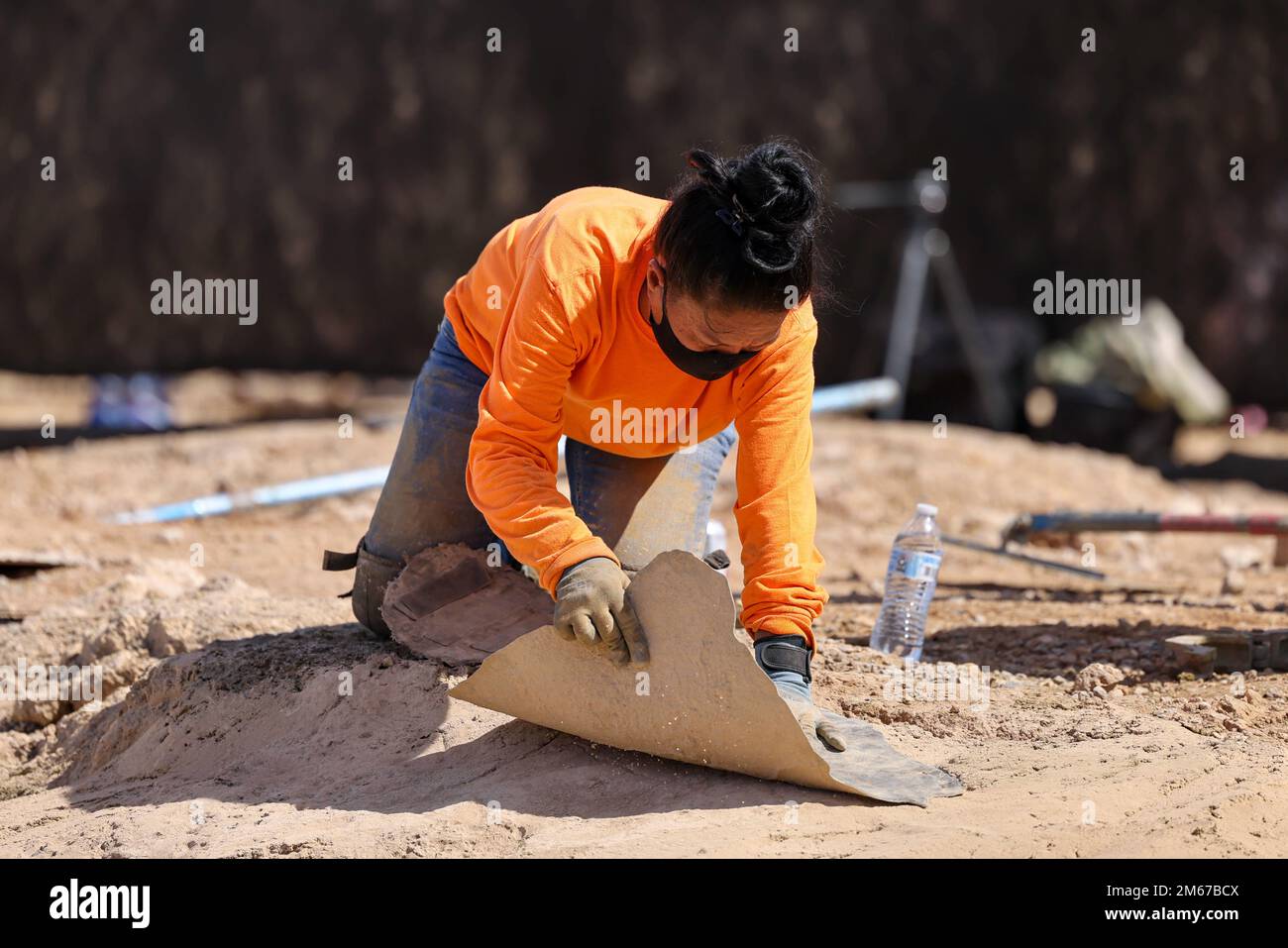 220411-N-OT701-1206 WAIANAE, Hawaii (April 11, 2022) A Naval Sea ...