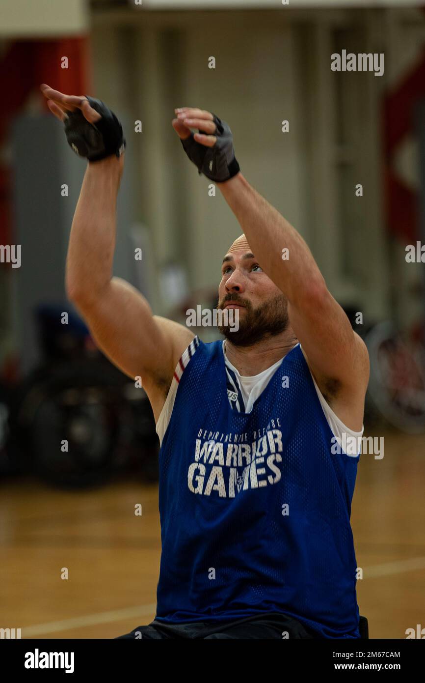 Retired U.S. Staff Sgt. Shawn Runnells, Team U.S., trains for ...