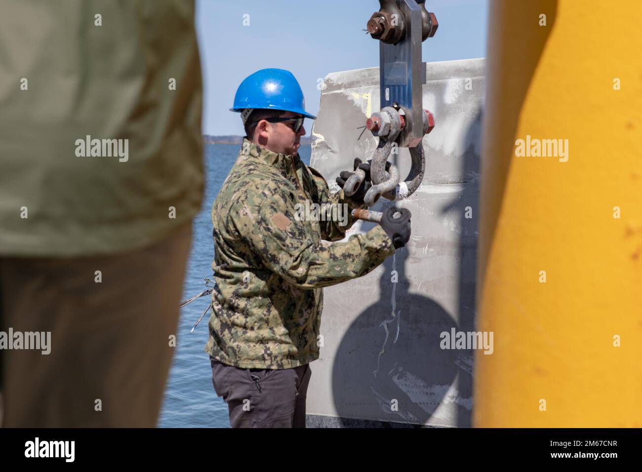 Salvage diver barge hi-res stock photography and images - Alamy