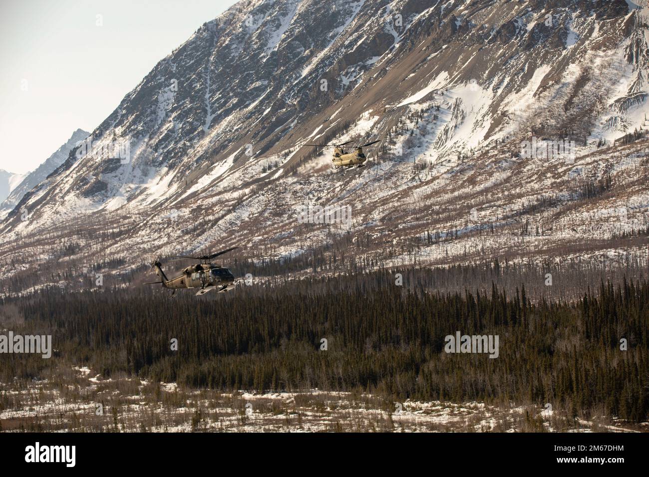 Alaska Army National Guardsmen with the 2-211th General Support ...