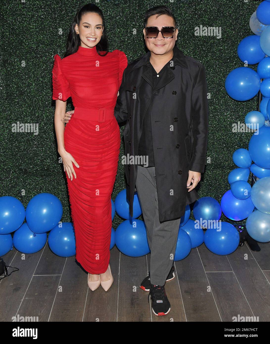 (L-R) Miss Universe Philippines 2022 CELESTE CORTESI and Miss Universe ...