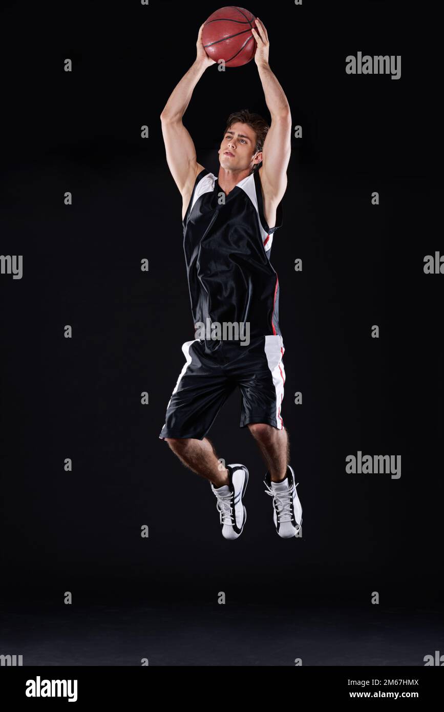 Dunk shot hi-res stock photography and images - Alamy