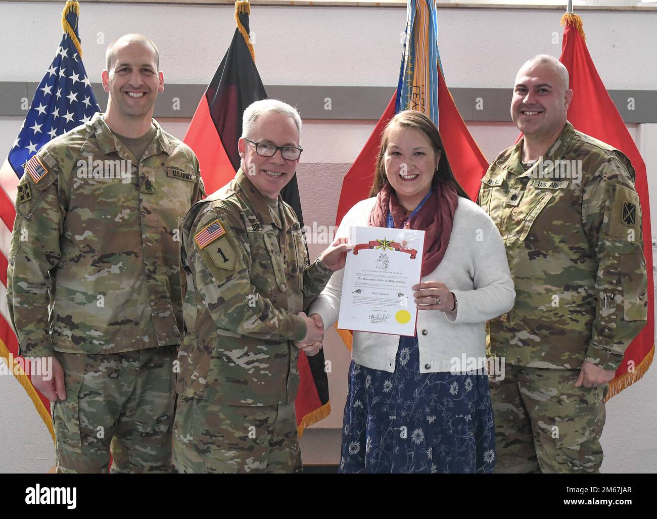 Honorable order of molly pitcher hi-res stock photography and images ...