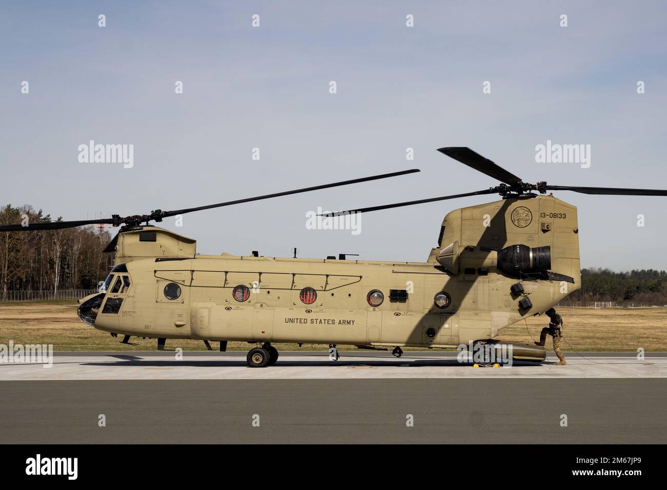 A U.S. Army Soldier assigned to Bravo Company, 1-214th General Support ...