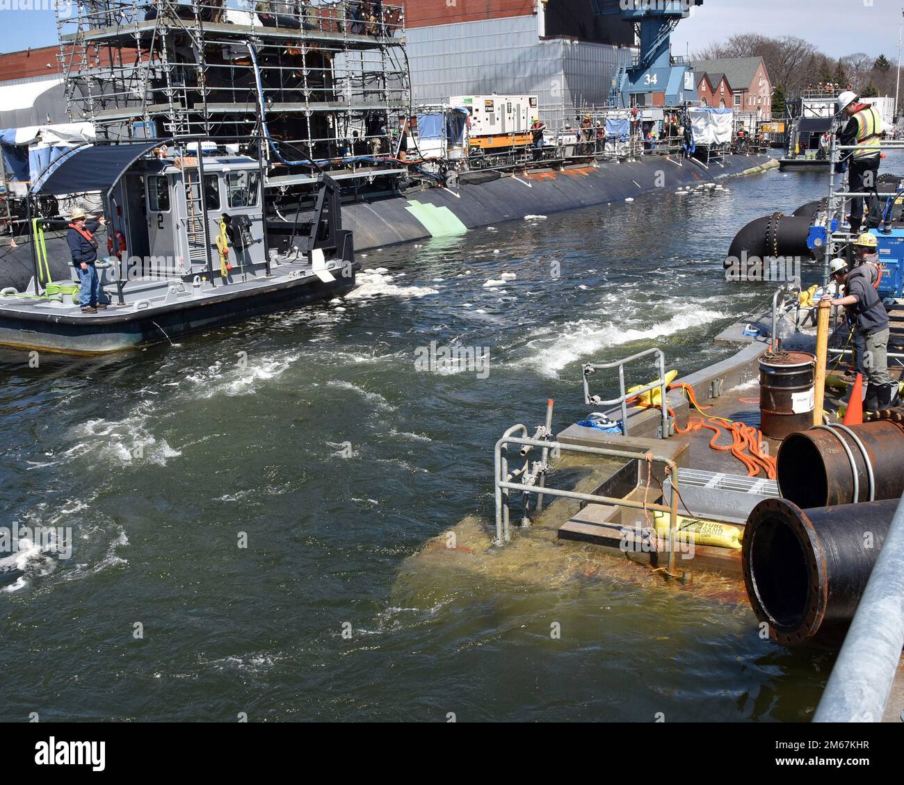 Kittery, ME (December 2, 2022) - USS Cheyenne (SSN 773) docking at Dry ...