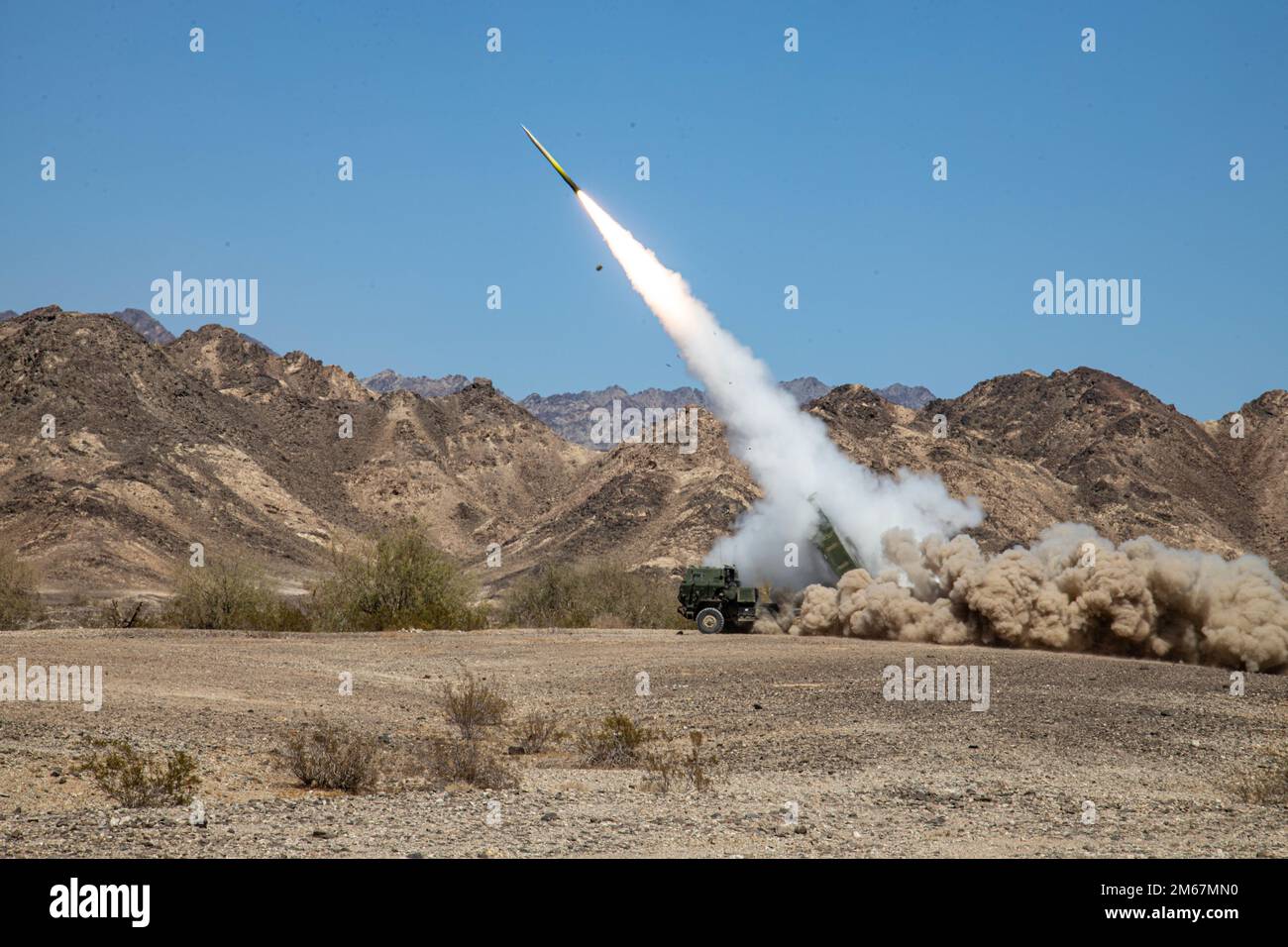 U.S. Marines assigned to Kilo Battery, 2nd Battalion, 14th Marine ...