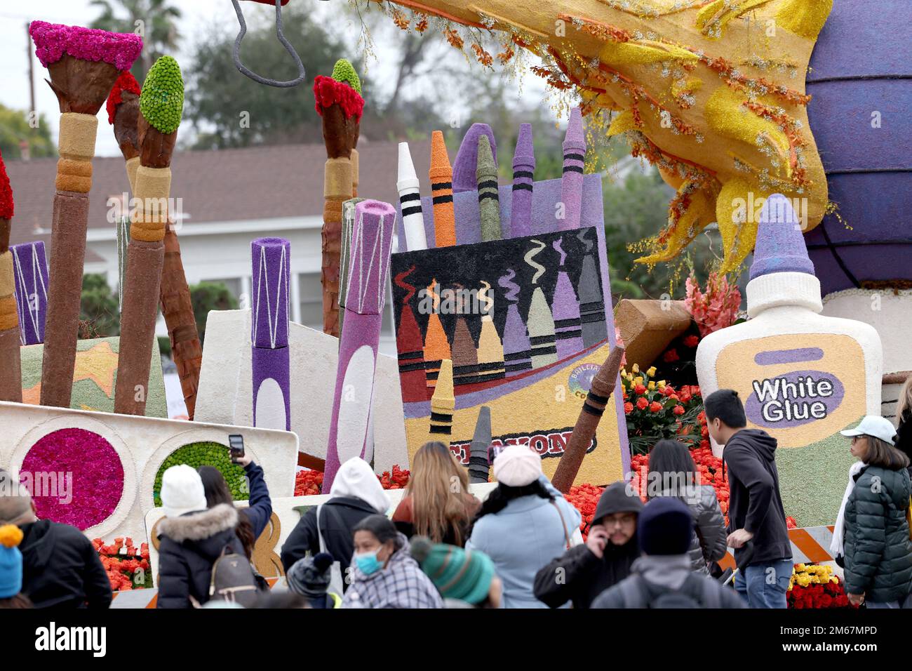 134th rose parade hi-res stock photography and images - Alamy