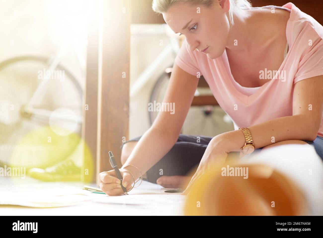 Female life drawing hi-res stock photography and images - Alamy