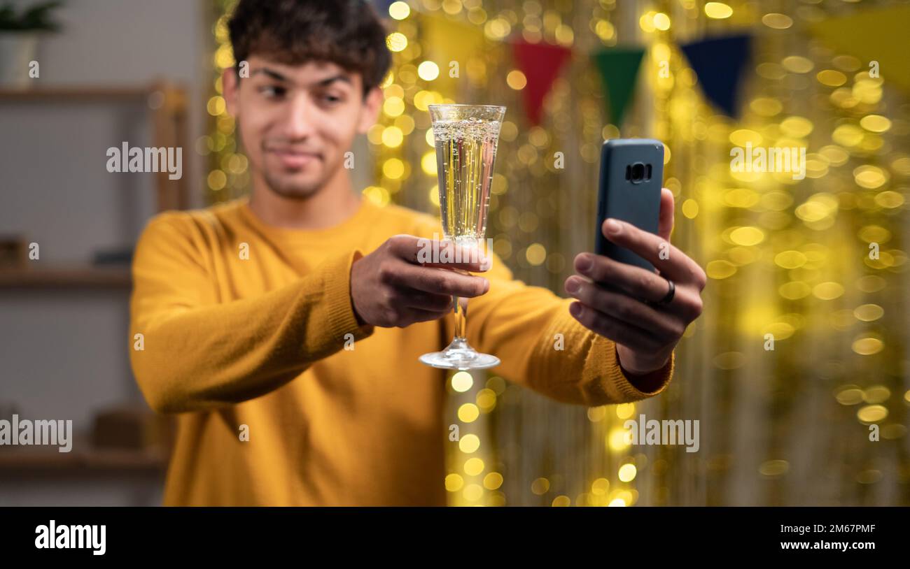 Celebrating love through technology hi-res stock photography and images ...