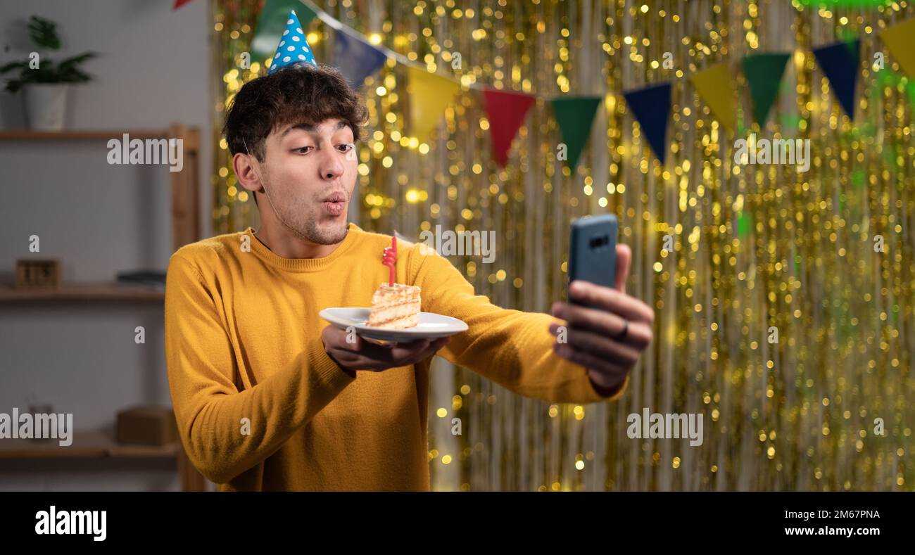 Internet birthday cake hi-res stock photography and images - Alamy