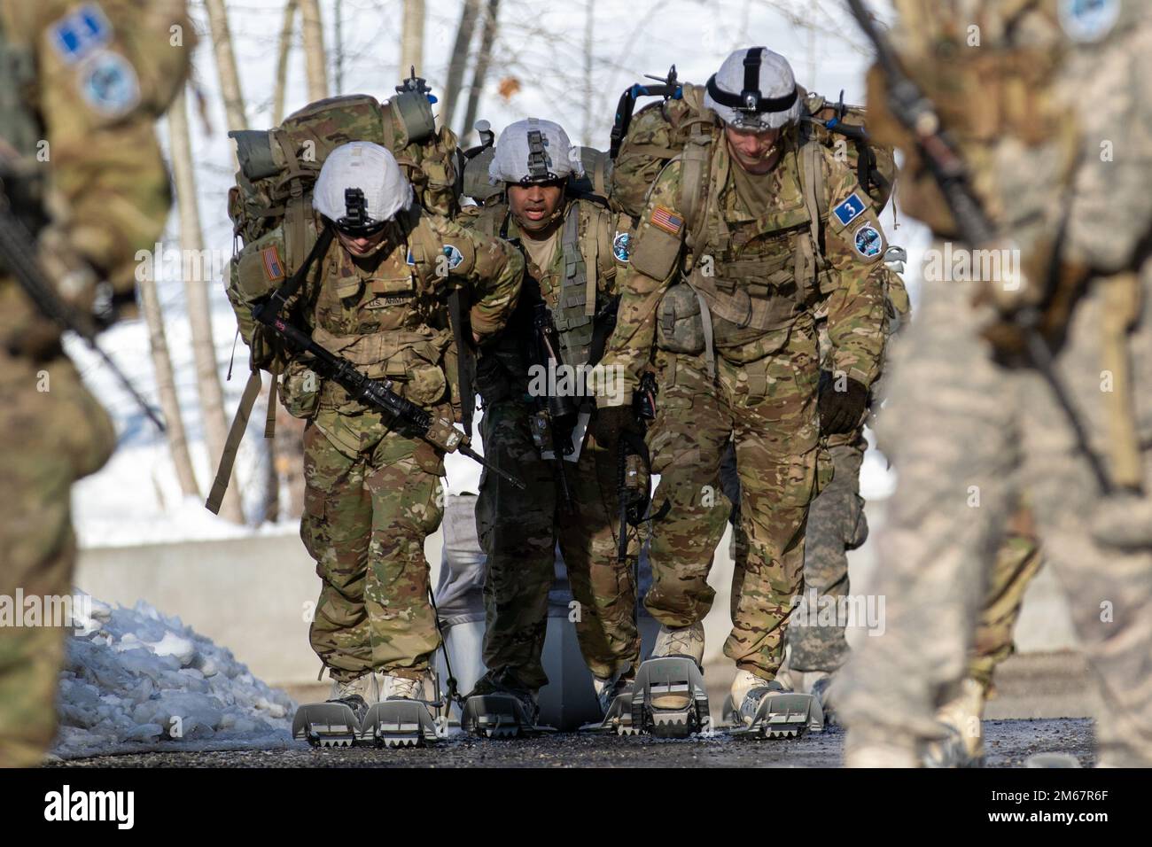 Soldiers assigned to U.S. Army Alaska (USARAK) ruck to their next ...