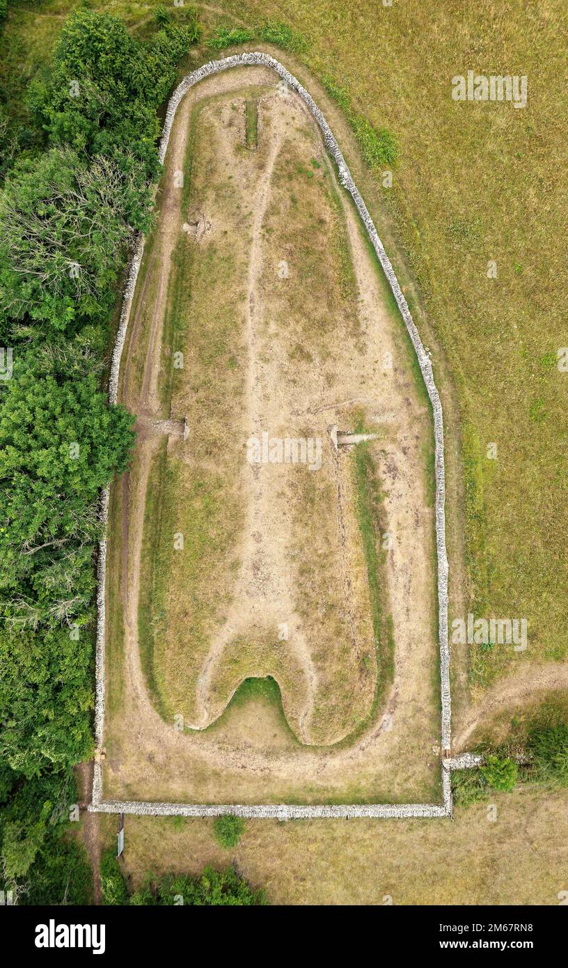 Chambered burial mound hi-res stock photography and images - Alamy