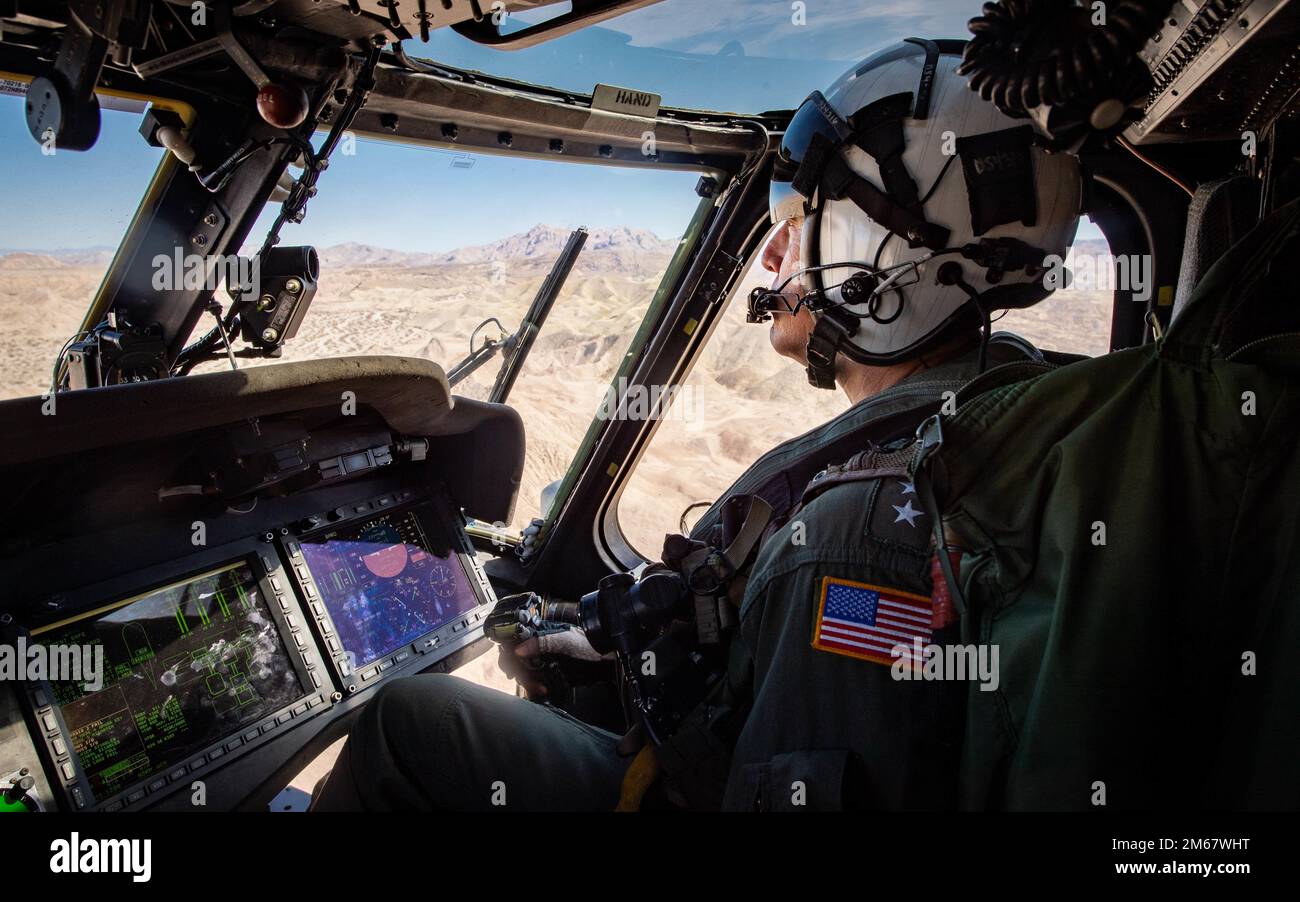 220414-N-GW654-1480 EL CENTRO, Calif. (Apr. 14, 2022) – Vice Adm ...