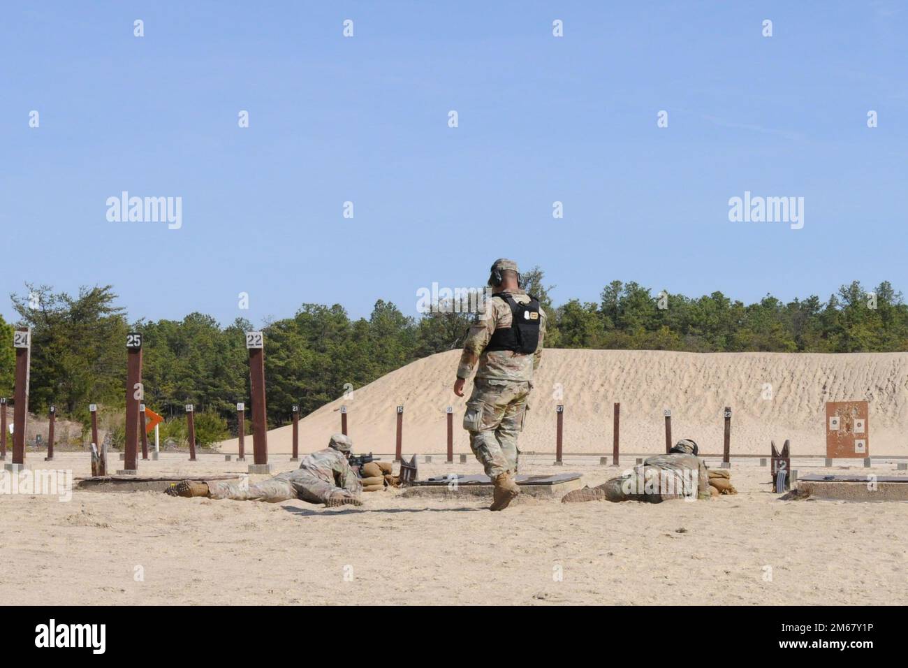 These NJARNG soldiers from the 119th CSSB (Combat Sustainment Support ...