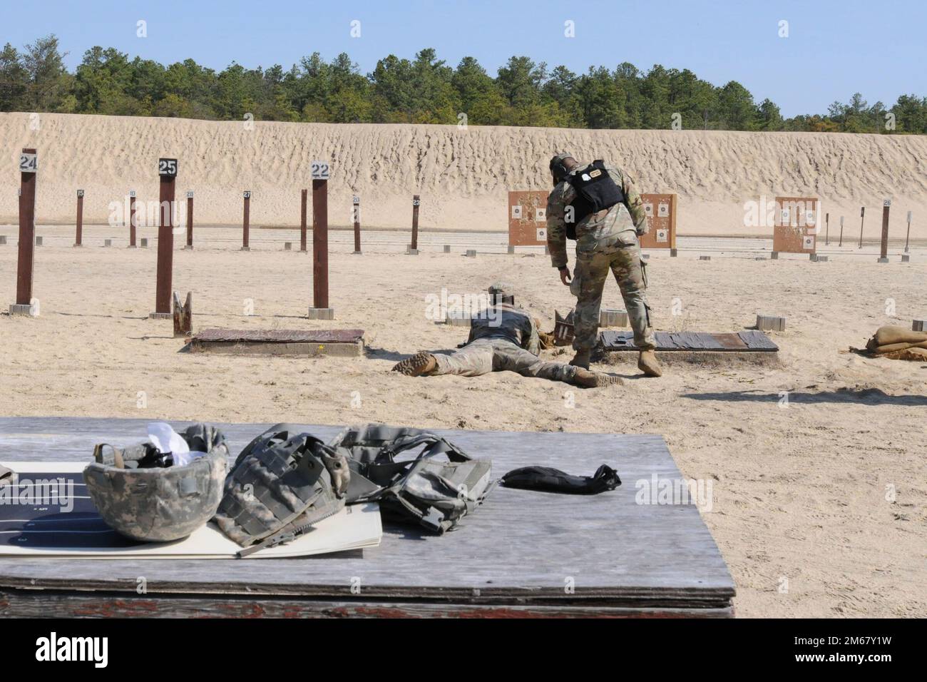 These NJARNG soldiers from the 119th CSSB (Combat Sustainment Support ...