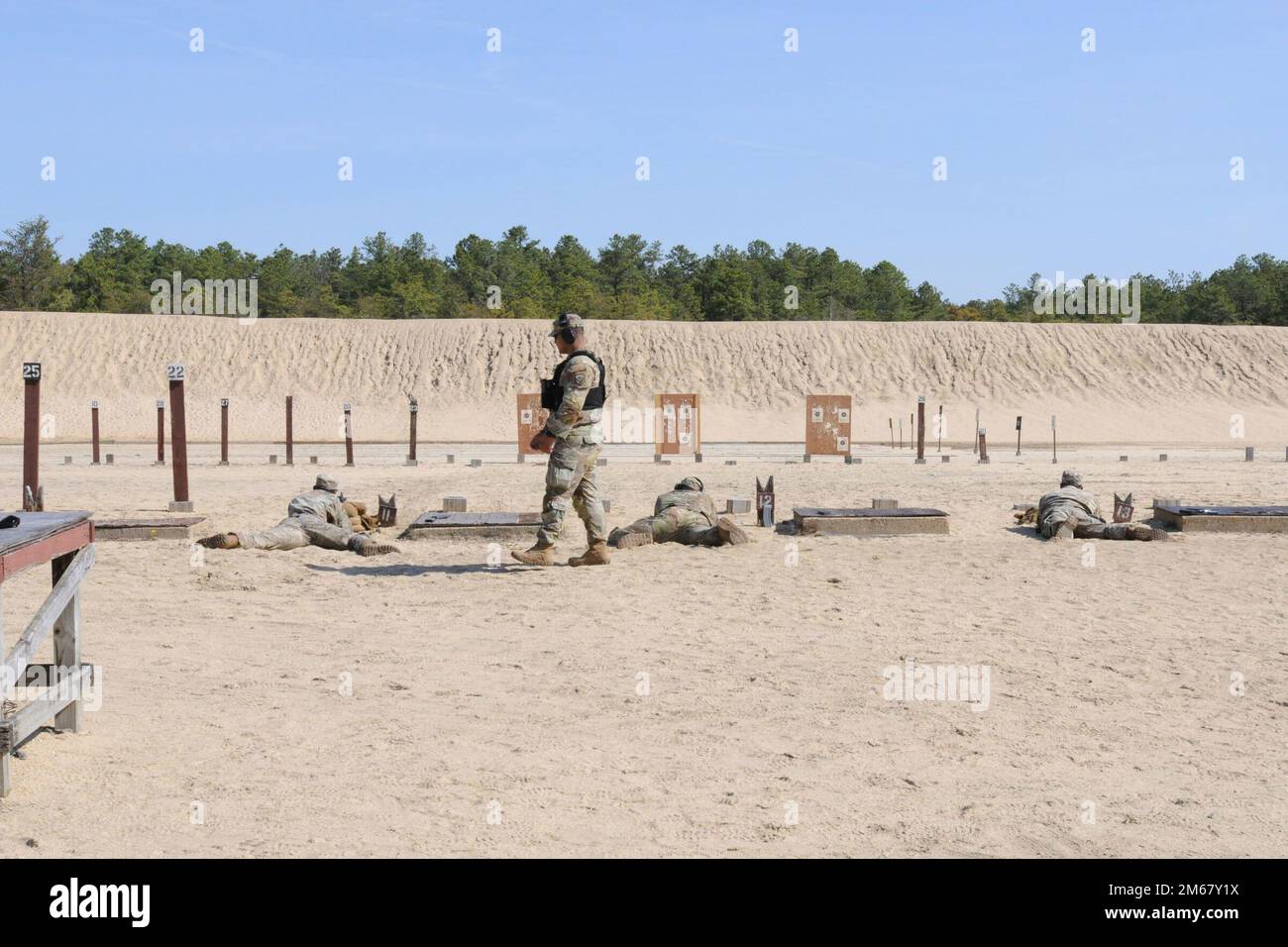 These NJARNG soldiers from the 119th CSSB (Combat Sustainment Support ...