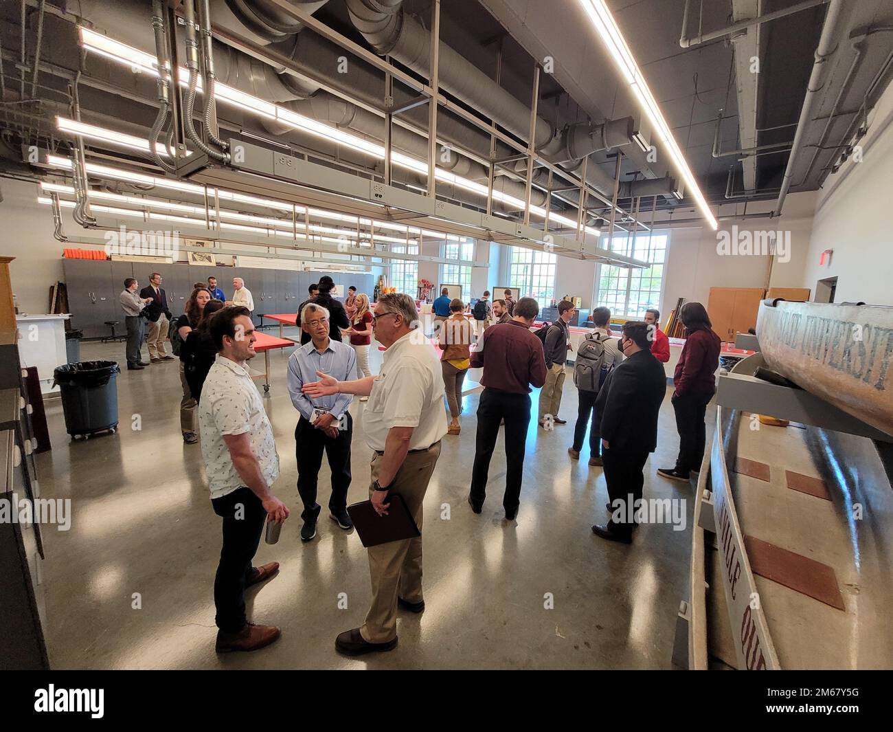 Leaders from the U.S. Army Engineer Research and Development Center ...