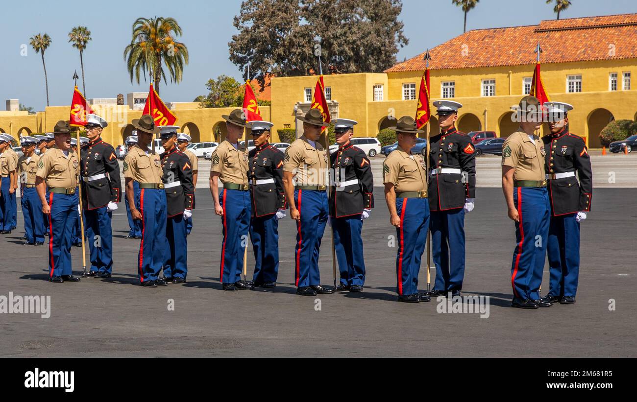 U.S. Marine Corps drill instructors with Hotel Company, 2nd Recruit ...