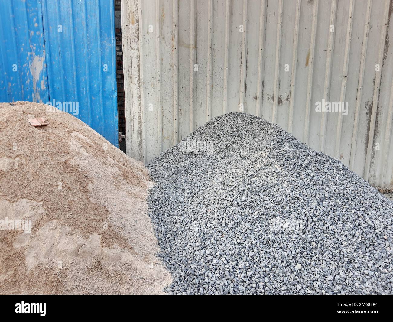 Building Material Supplier India Dust And Rodi road side Stock Photo ...