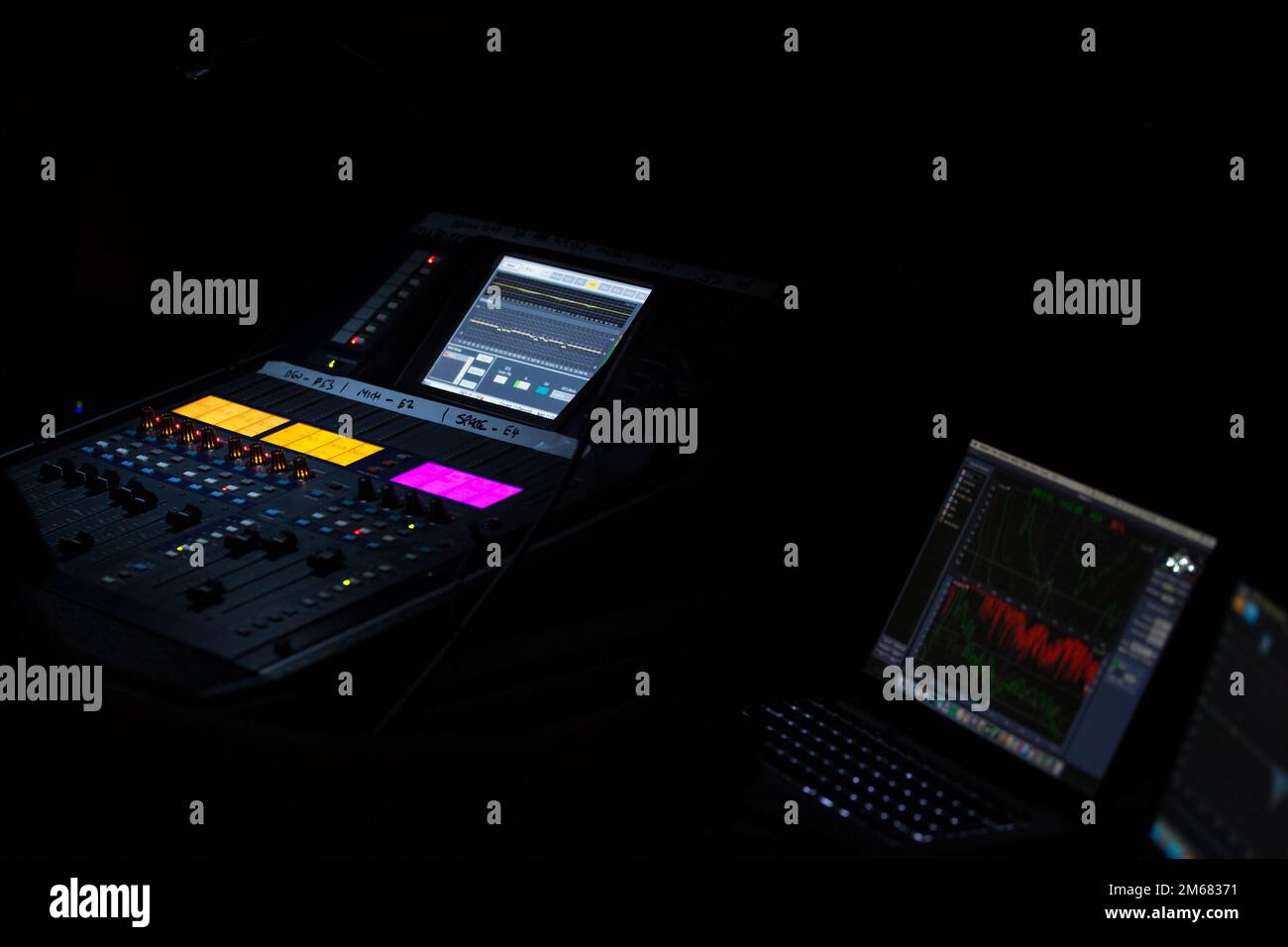 Mixing desk theatre hi-res stock photography and images - Alamy