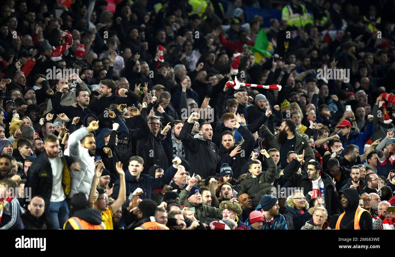 Arsenal football stadium crowd hi-res stock photography and images - Alamy