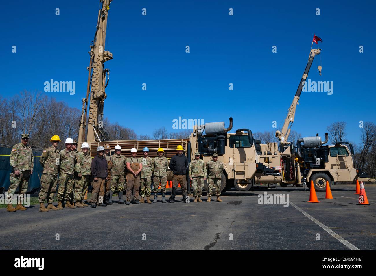 U.S. Army soldiers assigned to the 247th Engineer Detachment (Well ...