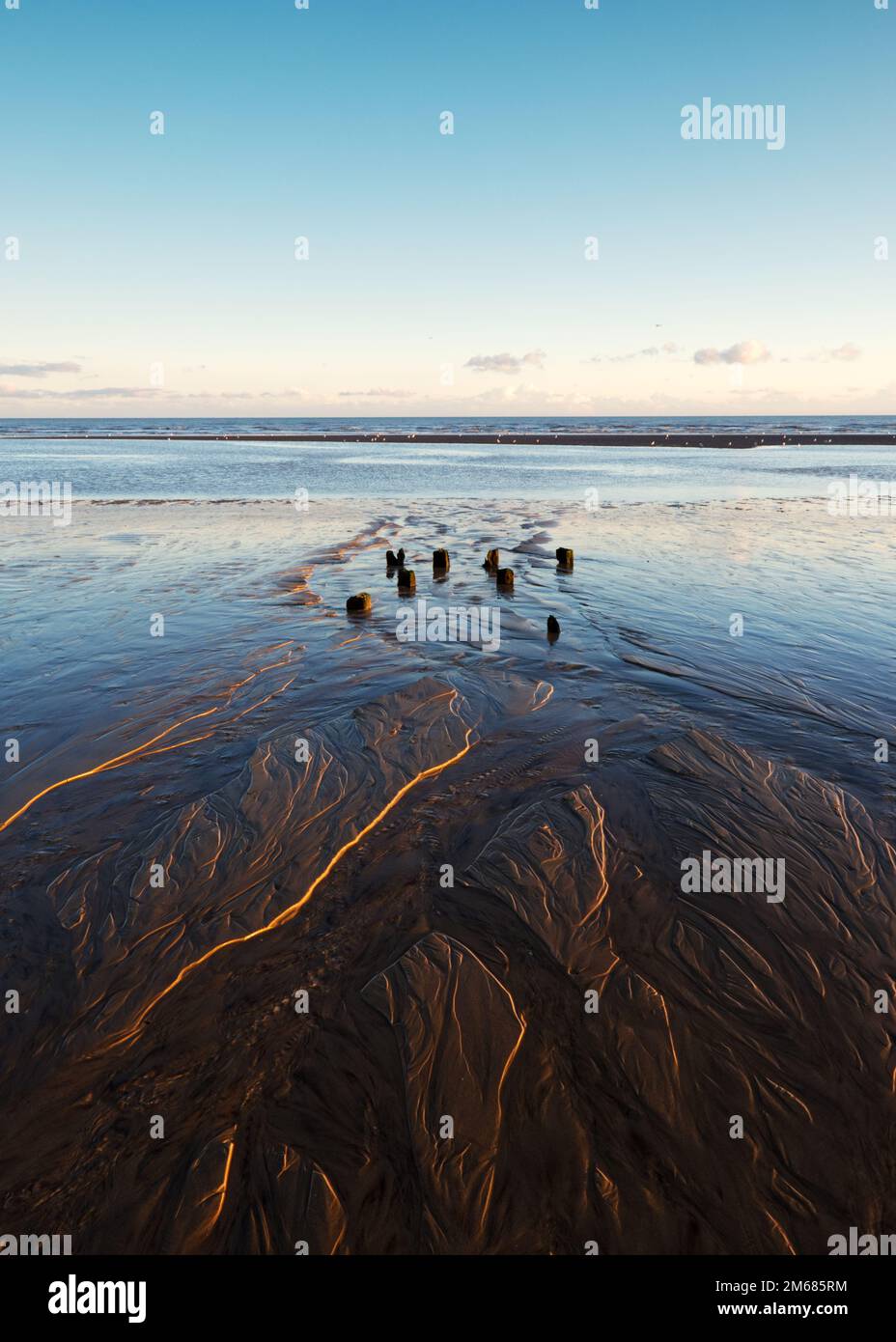 Winter sunset britain beach hi-res stock photography and images - Alamy