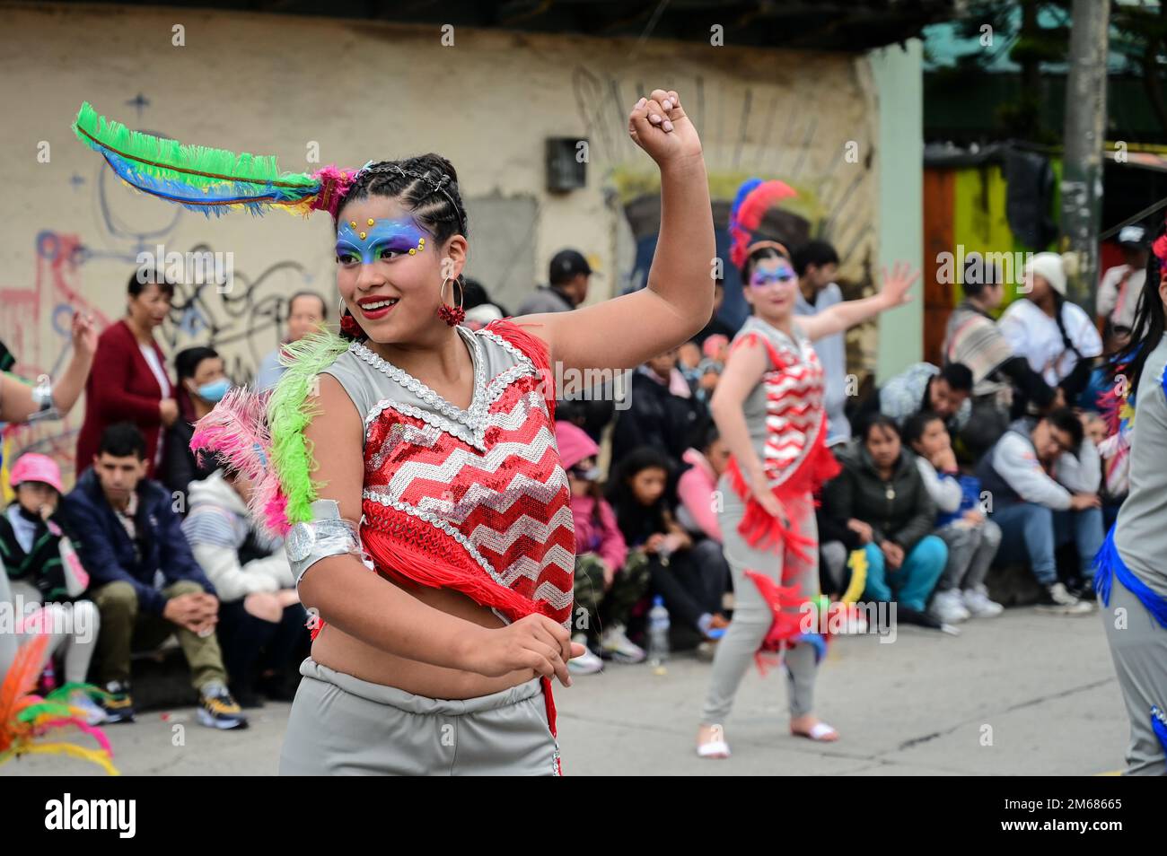Traditional dance groups participate in the first day of the "Carnaval ...