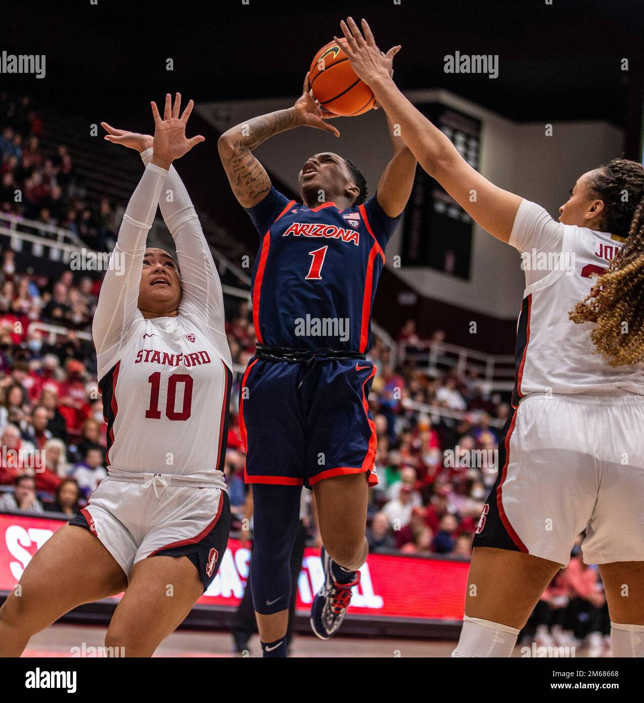 January 02 2023 Palo Alto CA, U.S.A. Arizona guard Shaina Pellington (1 ...